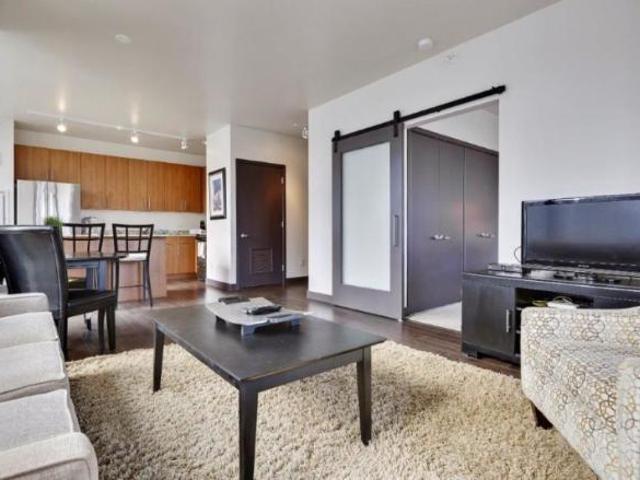 1 Br, 1 bath, Condo 450 N State St