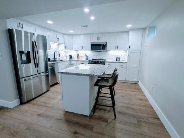1 Br, 1 bath, Condo 450 S Queen St