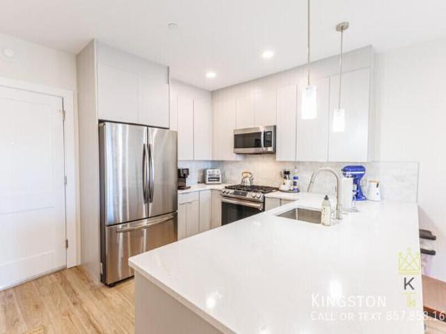 1 Br, 1 bath, Condo 450 Washington St