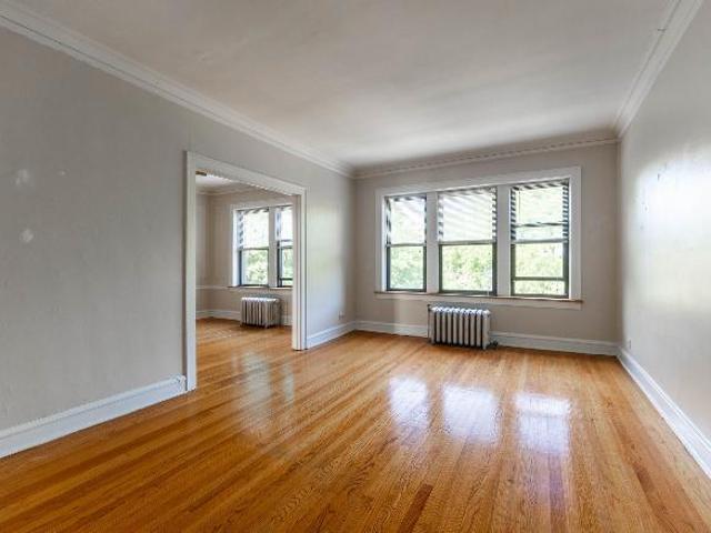 1 Br, 1 bath, Condo 4519 North Paulina Street