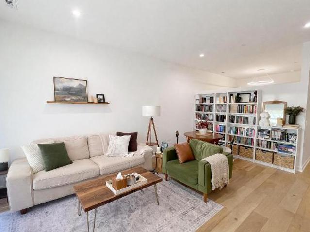 1 Br, 1 bath, Condo 4513 North Clark