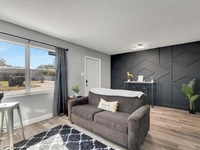 1 Br, 1 bath, Condo 4513 W Mcelroy Ave
