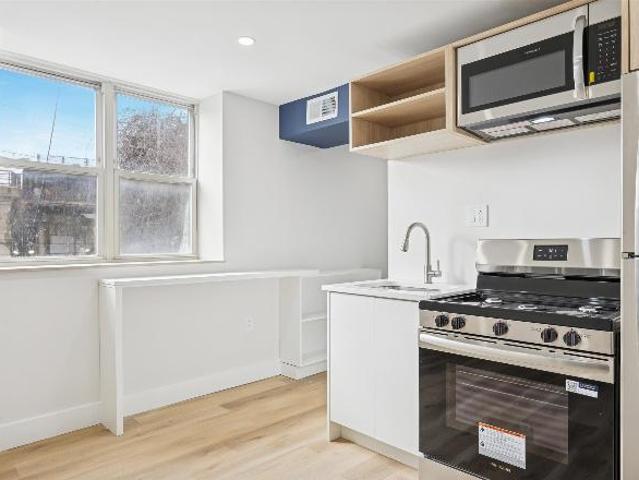 1 Br, 1 bath, Condo 4522 Baker Street