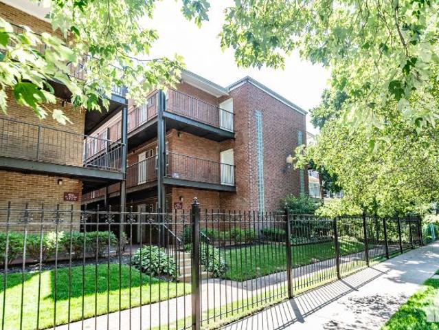 1 Br, 1 bath, Condo 4547 North Dover