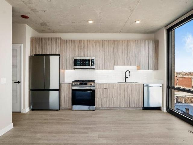 1 Br, 1 bath, Condo 4600 N Broadway