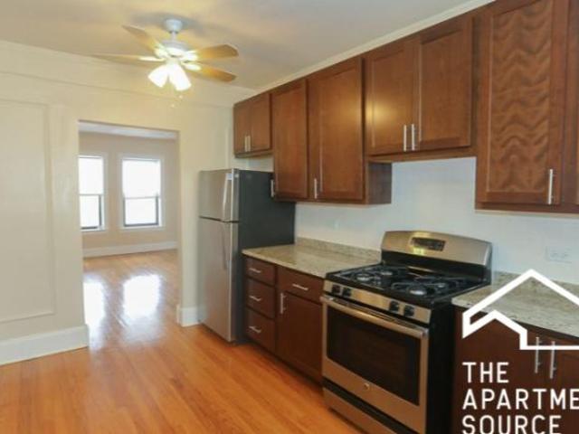 1 Br, 1 bath, Condo 4600 N Winchester Ave