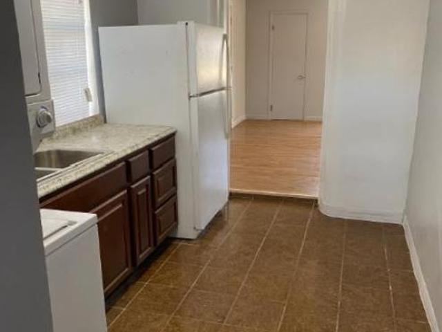 1 Br, 1 bath, Condo 4620 Emory Rd