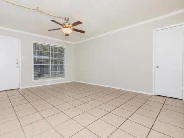 1 Br, 1 bath, Condo 4645 Ocean Dr