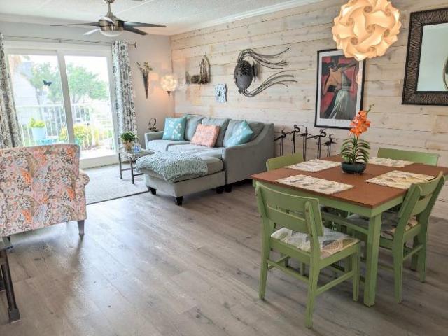 1 Br, 1 bath, Condo 464 Noerh Paula Drive