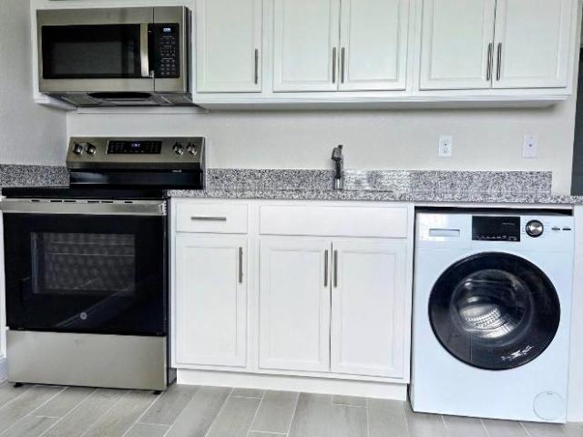 1 Br, 1 bath, Condo 4656 SW Lassiter Terrace