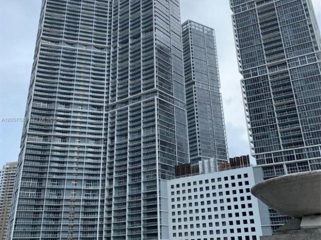 1 Br, 1 bath, Condo 465 Brickell Ave