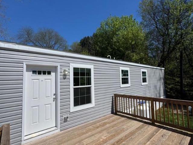 1 Br, 1 bath, Condo 465 Royal Manor Rd