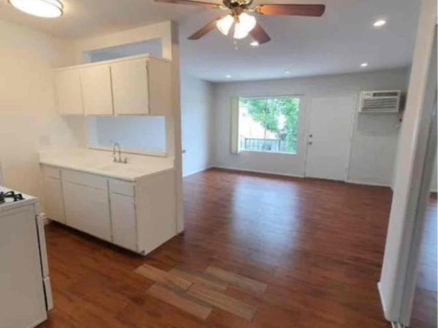 1 Br, 1 bath, Condo 4660 Kester Ave