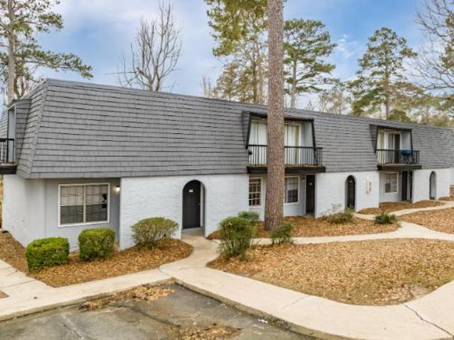1 Br, 1 bath, Condo 4690 Log Cabin Drive