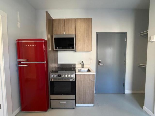 1 Br, 1 bath, Condo 4700 North Racine Avenue