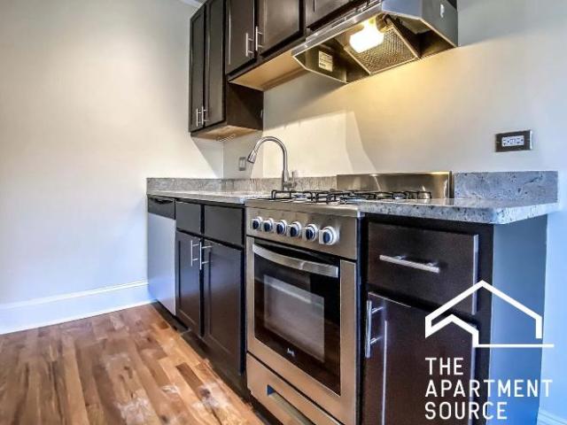 1 Br, 1 bath, Condo 4737 North Hermitage Ave