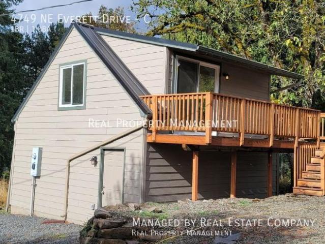 1 Br, 1 bath, Condo 4749 NE Everett Drive