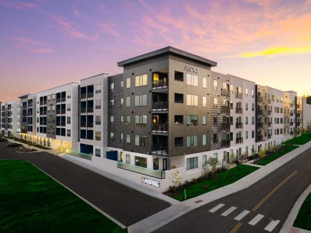 1 Br, 1 bath, Condo 4751 Aspire Blvd