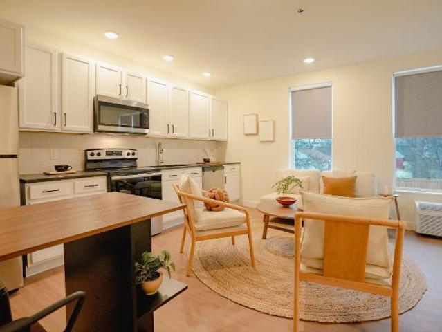 1 Br, 1 bath, Condo 476 Taylor Avenue