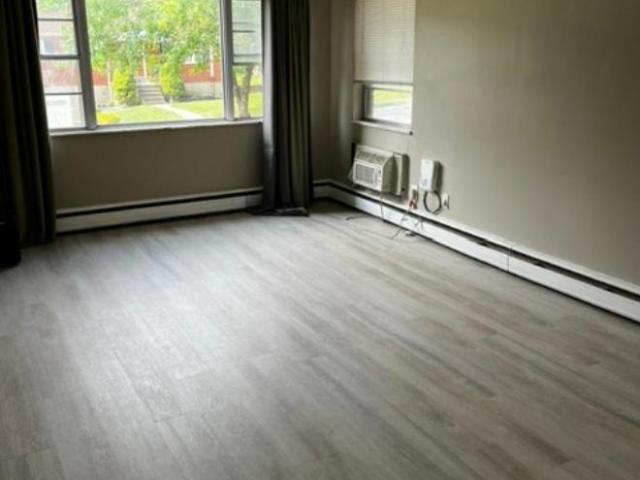 1 Br, 1 bath, Condo 4790 Clevesdale Dr
