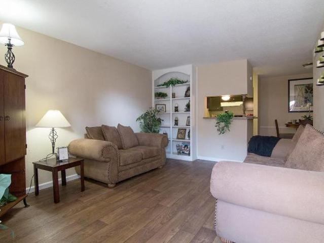 1 Br, 1 bath, Condo 4800 Lamonte Ln