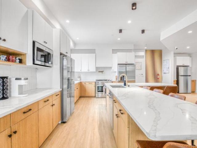 1 Br, 1 bath, Condo 4800 S Slauson Ave