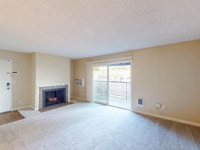 1 Br, 1 bath, Condo 481 Ignacio Blvd
