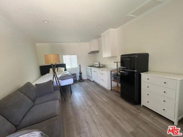 1 Br, 1 bath, Condo 4826 Coolidge Ave