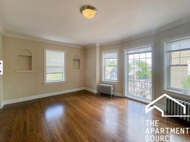1 Br, 1 bath, Condo 4838 N Paulina St