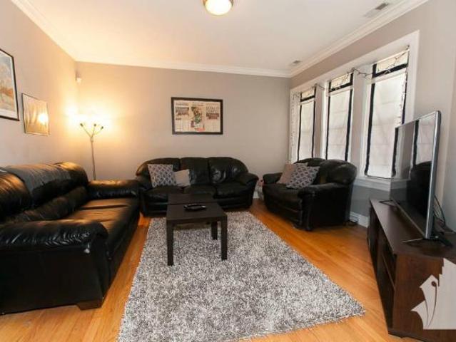 1 Br, 1 bath, Condo 4865 North Hermitage Avenue