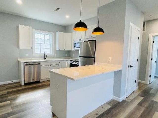 1 Br, 1 bath, Condo 487 Lincoln Street