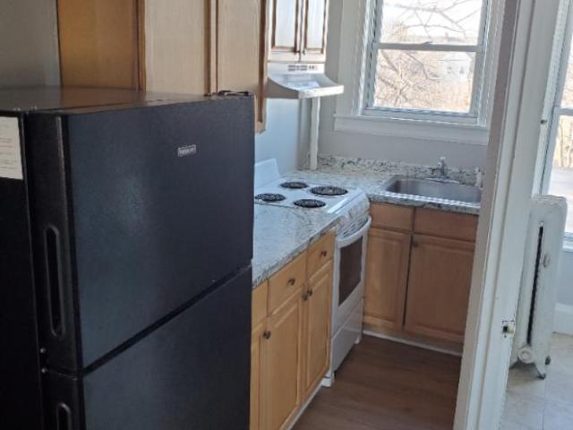 1 Br, 1 bath, Condo 488 Pine St