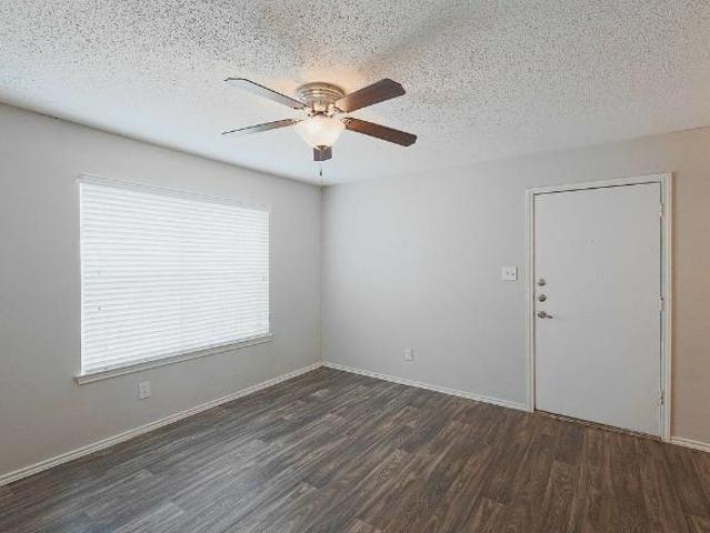 1 Br, 1 bath, Condo 4900 Usaa Blvd