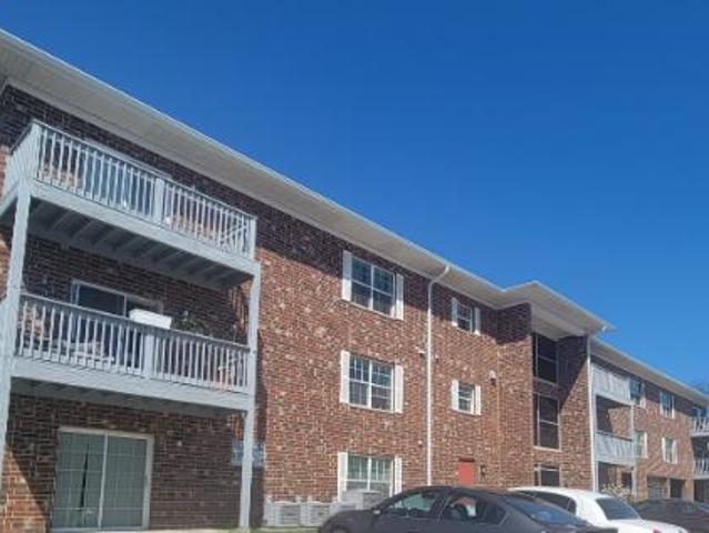 1 Br, 1 bath, Condo 4901 Belmont