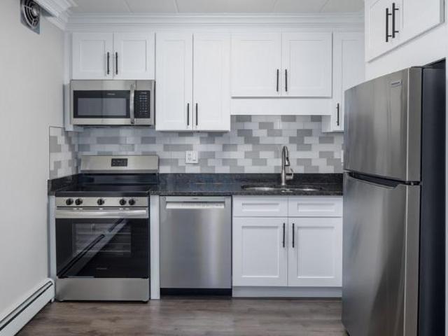 1 Br, 1 bath, Condo 4925 Fairview Ave