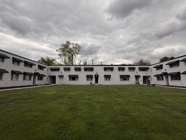 1 Br, 1 bath, Condo 4925 Fairview Ave