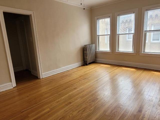 1 Br, 1 bath, Condo 4937 North Whipple St