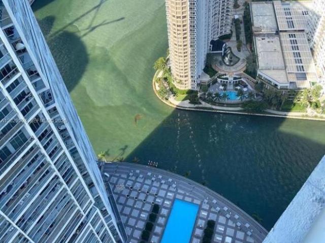 1 Br, 1 bath, Condo 495 Brickell Ave