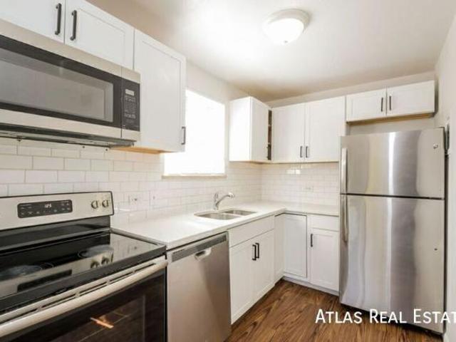 1 Br, 1 bath, Condo 4991 N Lowell Boulevard