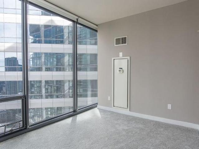 1 Br, 1 bath, Condo 499 N State St