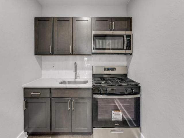 1 Br, 1 bath, Condo 49 E Cliveden St