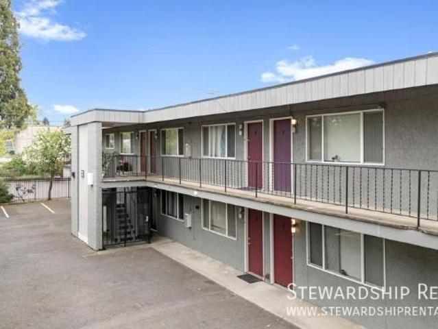 1 Br, 1 bath, Condo 500 Monroe Street