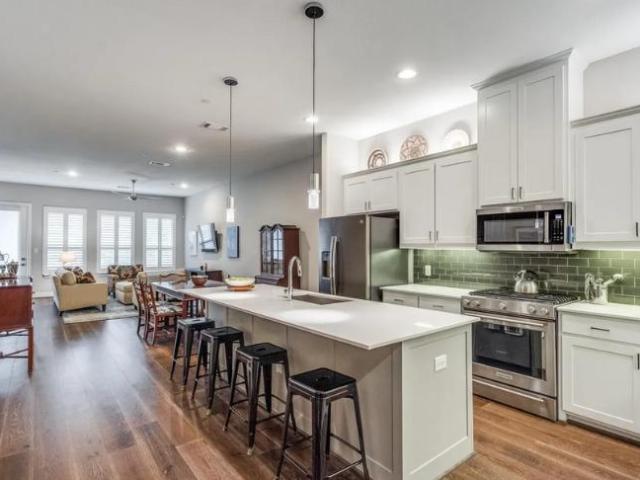 1 Br, 1 bath, Condo 5015 Meridian Ln