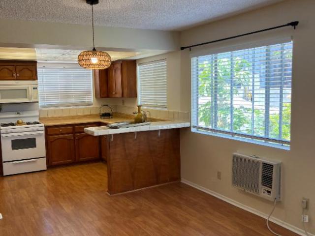 1 Br, 1 bath, Condo 504 A E Valencia