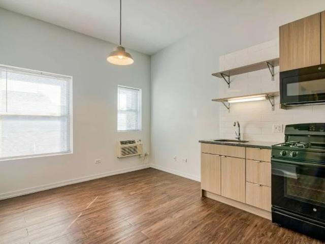 1 Br, 1 bath, Condo 5051 N Kenmore Avenue