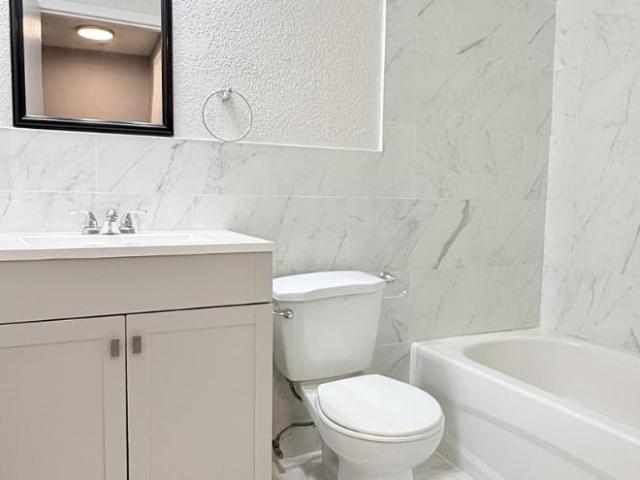 1 Br, 1 bath, Condo 506 Aylmer Ave