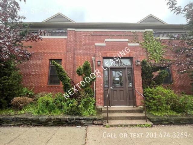 1 Br, 1 bath, Condo 50 Oak St