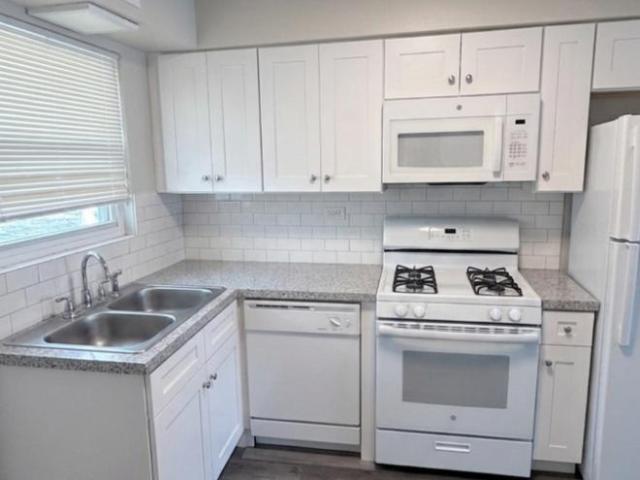 1 Br, 1 bath, Condo 5109 Washington Street