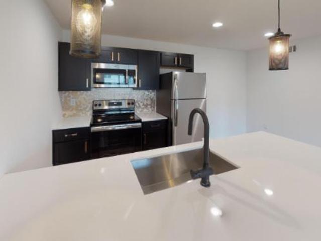 1 Br, 1 bath, Condo 5103 Liveoak Street