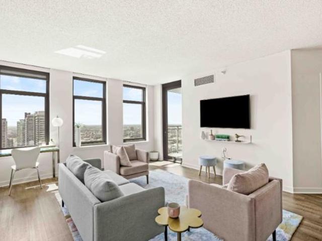 1 Br, 1 bath, Condo 512 W Kinzie Street